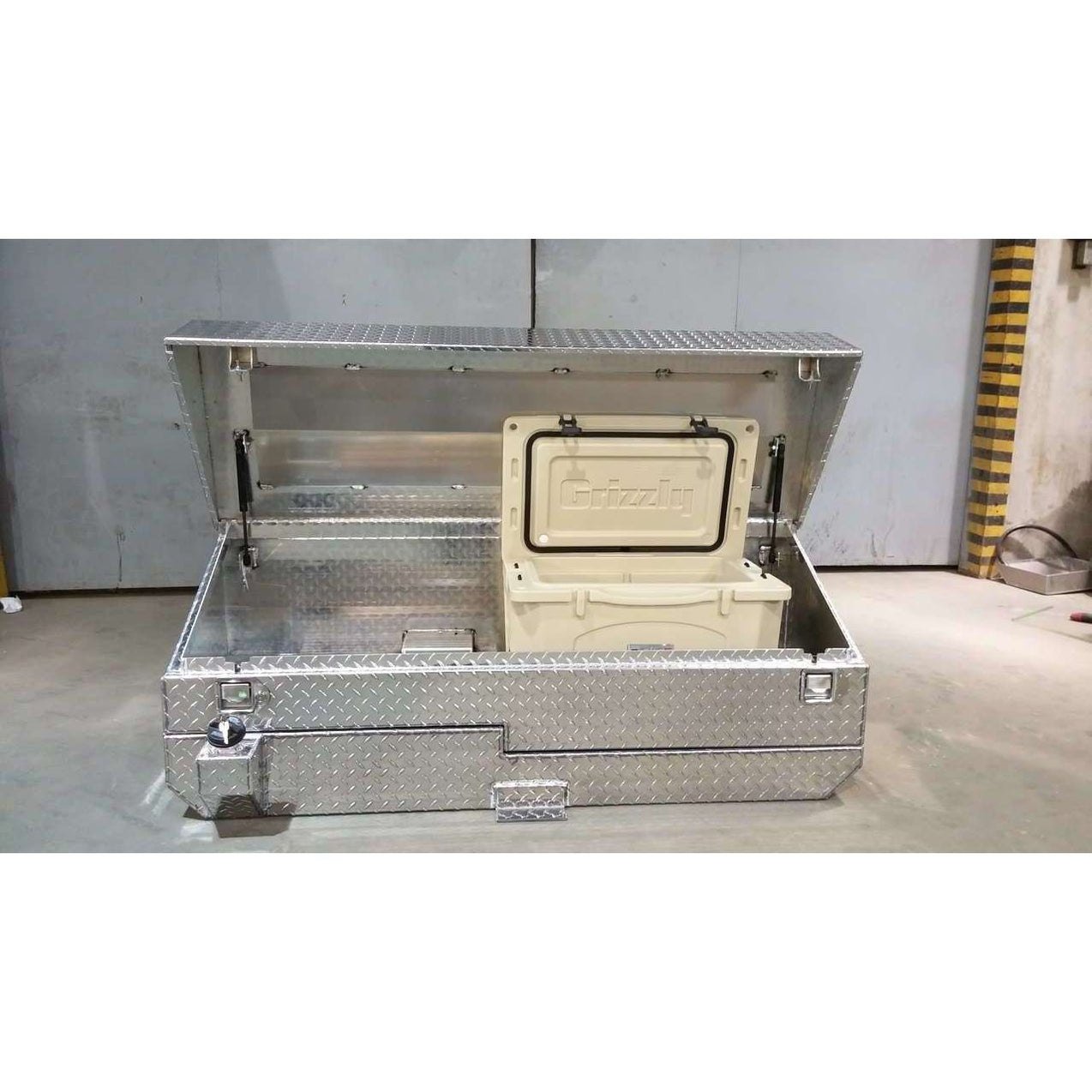 ATTA 32 Gallon Diesel Auxiliary Tank & Toolbox Combo AT32CT — Elite Truck